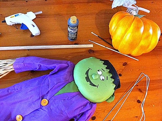 Spooky Pumpkin Scarecrow Halloween Prop